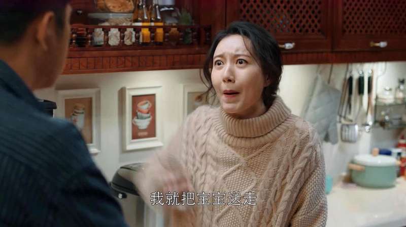 小夫妻吵架,竟发生这样惊险的一幕,孩子好无辜!