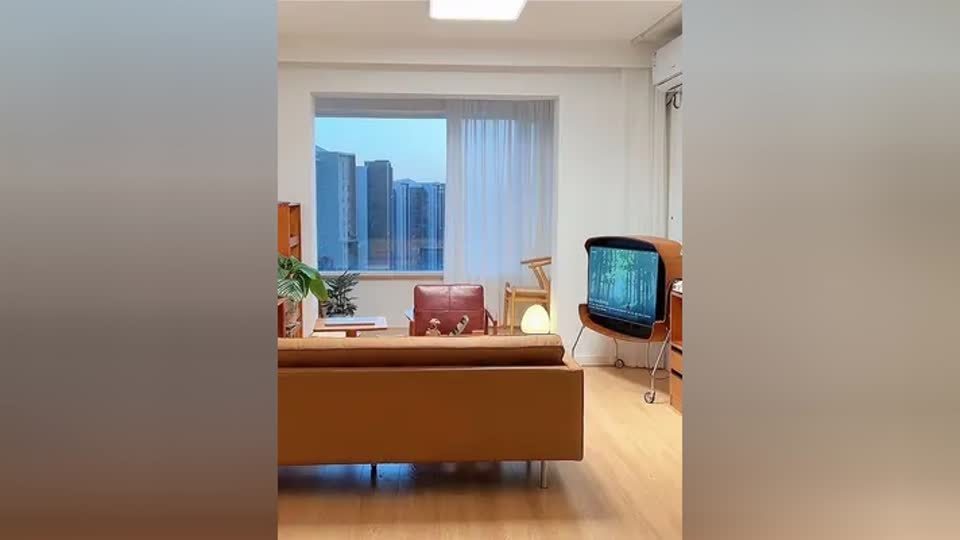 3米开间的小客厅,沙发横着放,不仅不局促,还更加实用了 #原木风 #案例...