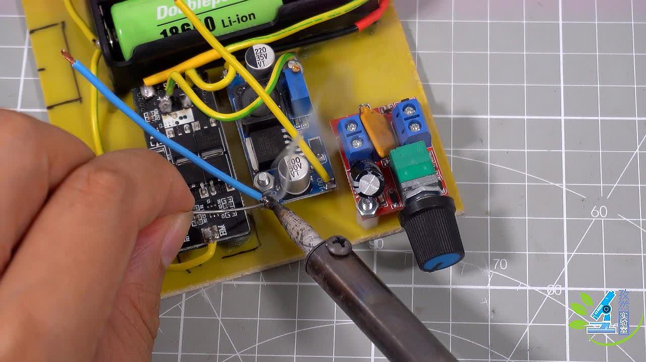 手工做12W便携式摄影灯,升压模块的焊接要仔细,否则容易短路