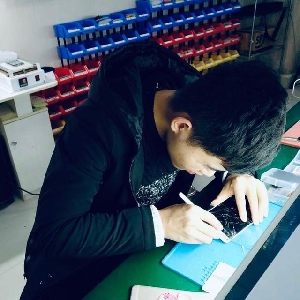 明明爱玩机 