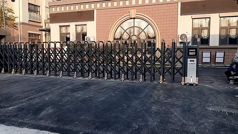 栖霞电动伸缩门,专业电动门厂家!栖霞市上门安装,值得信赖!