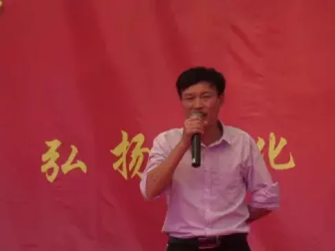青山桥镇竹峰村新时代文明实践站扫黑除恶法治宣传喜迎重阳佳节群众...