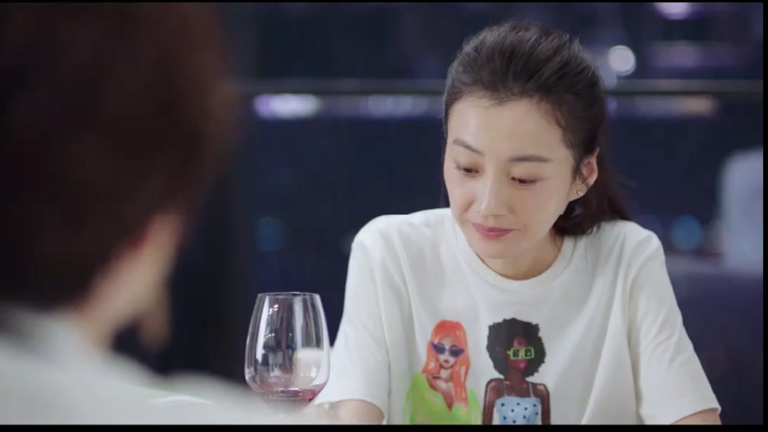 生活万岁:三姐妹在酒店吃饭,志玲表示让她姐说服父亲