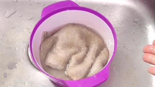 毛巾又脏又臭别发愁,水里放这3样东西,去污杀菌都很牛