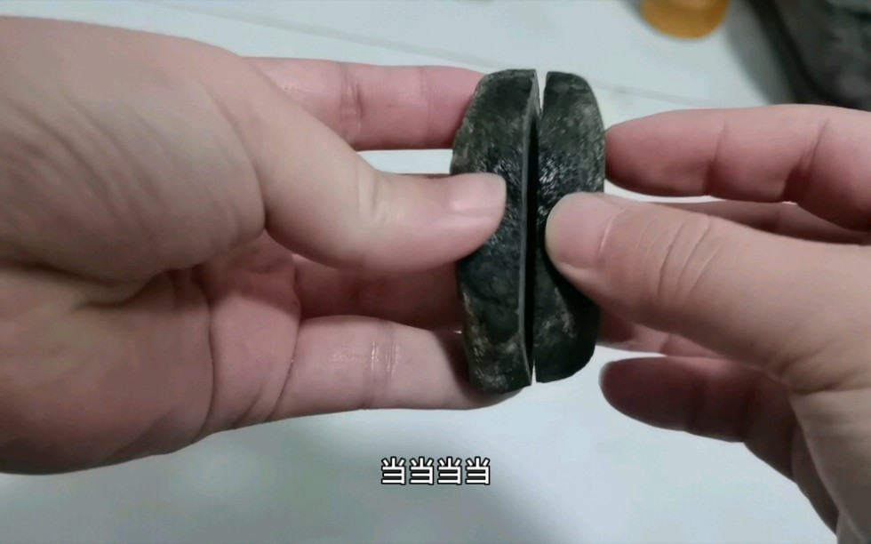 公斤料挑战切出冰种翡翠第四天,换个场口不知道能不能给力一下