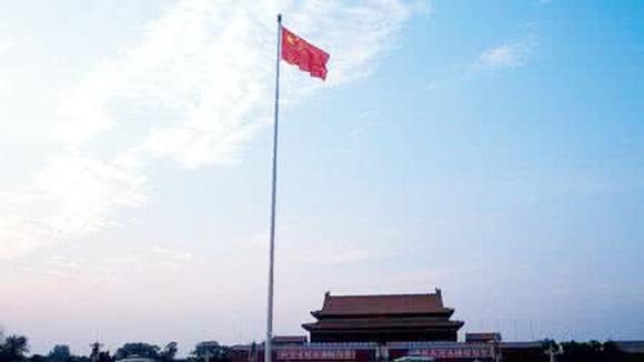 中国第一旗杆:天安门广场的升旗仪式