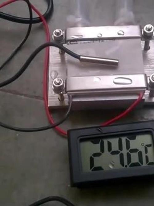 结霜了还可以平常测温,又准又灵敏,电子温度计测温范围广,使用范围也...