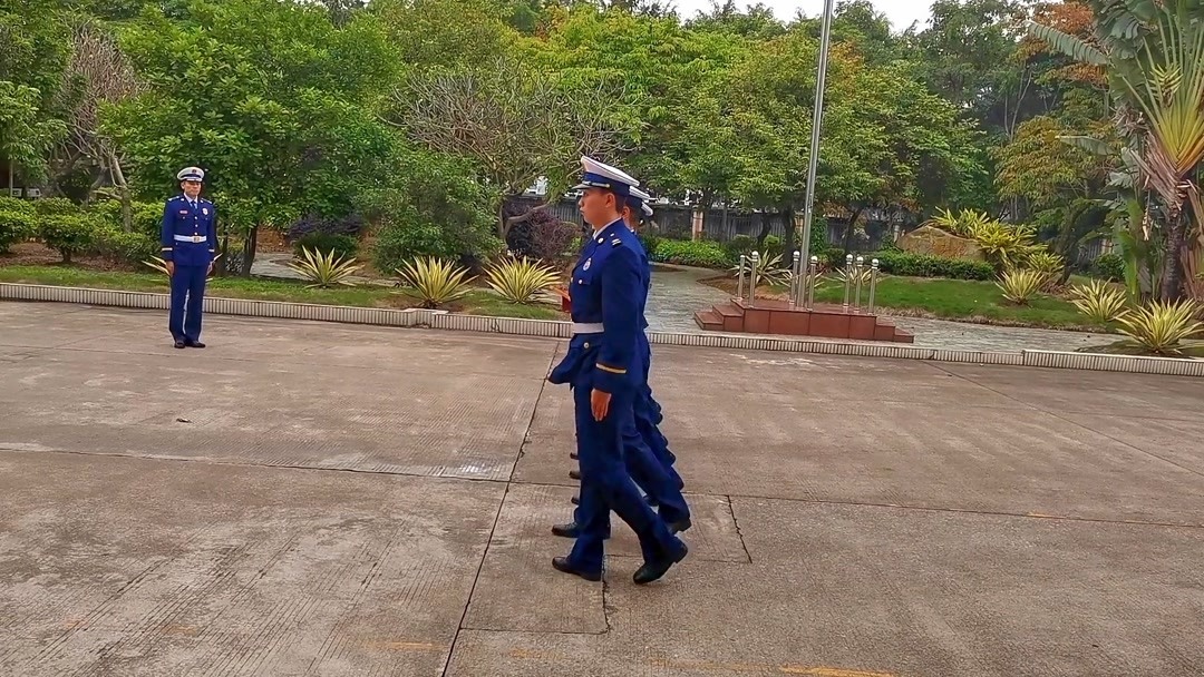消防员队列训练