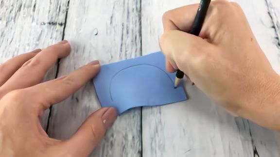 DIY手作,简单制作一看就会芭比娃娃的U型护颈枕