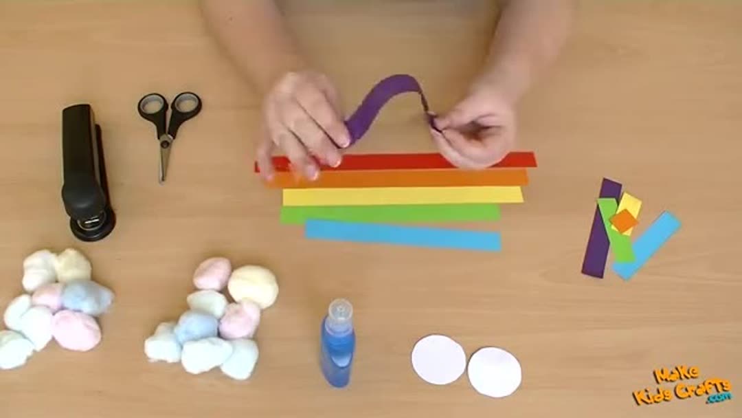 幼儿园创意小手工视频,为孩子做一个简单的卡纸彩虹