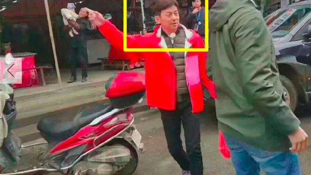 何炅“真人”长啥样?看到他素颜的样子,网友:这是谁家的爷爷?