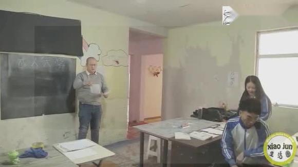 老师点评学生作文,没想里边全是错别字,作文内容一个比一个有趣