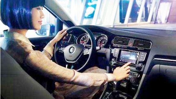 新手开车必看,自动车有些按钮别乱按,否则危险来了都不知道