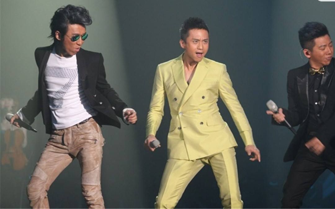 ...深情演唱《从你的全世界路过》插曲,认真起来秒杀专业歌手,不输原唱