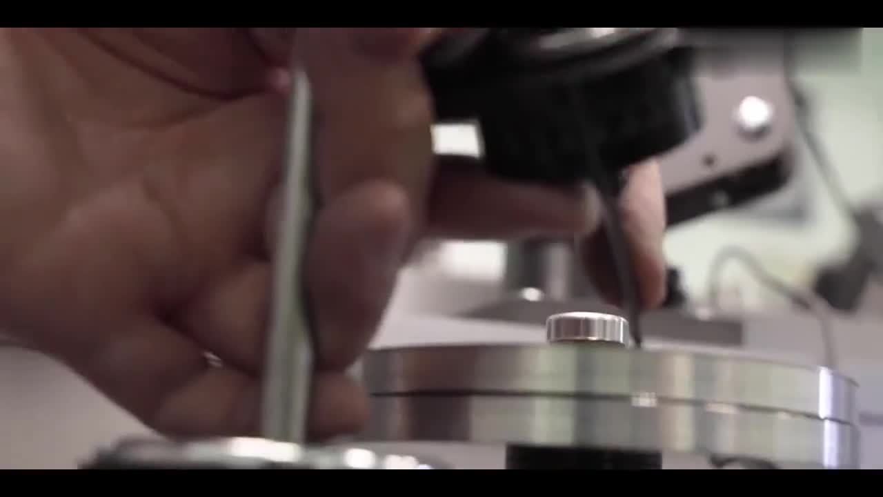 钻戒的打造过程,这场面可不多见,网友表示看100遍也学不会