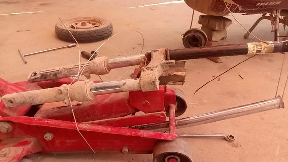 电动车方向柱碰撞变形,这样可以校正不花一分钱。