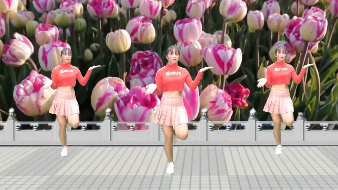 一首《女人就要美美美》,歌词入心声音悦耳,美女广场舞活泼可爱