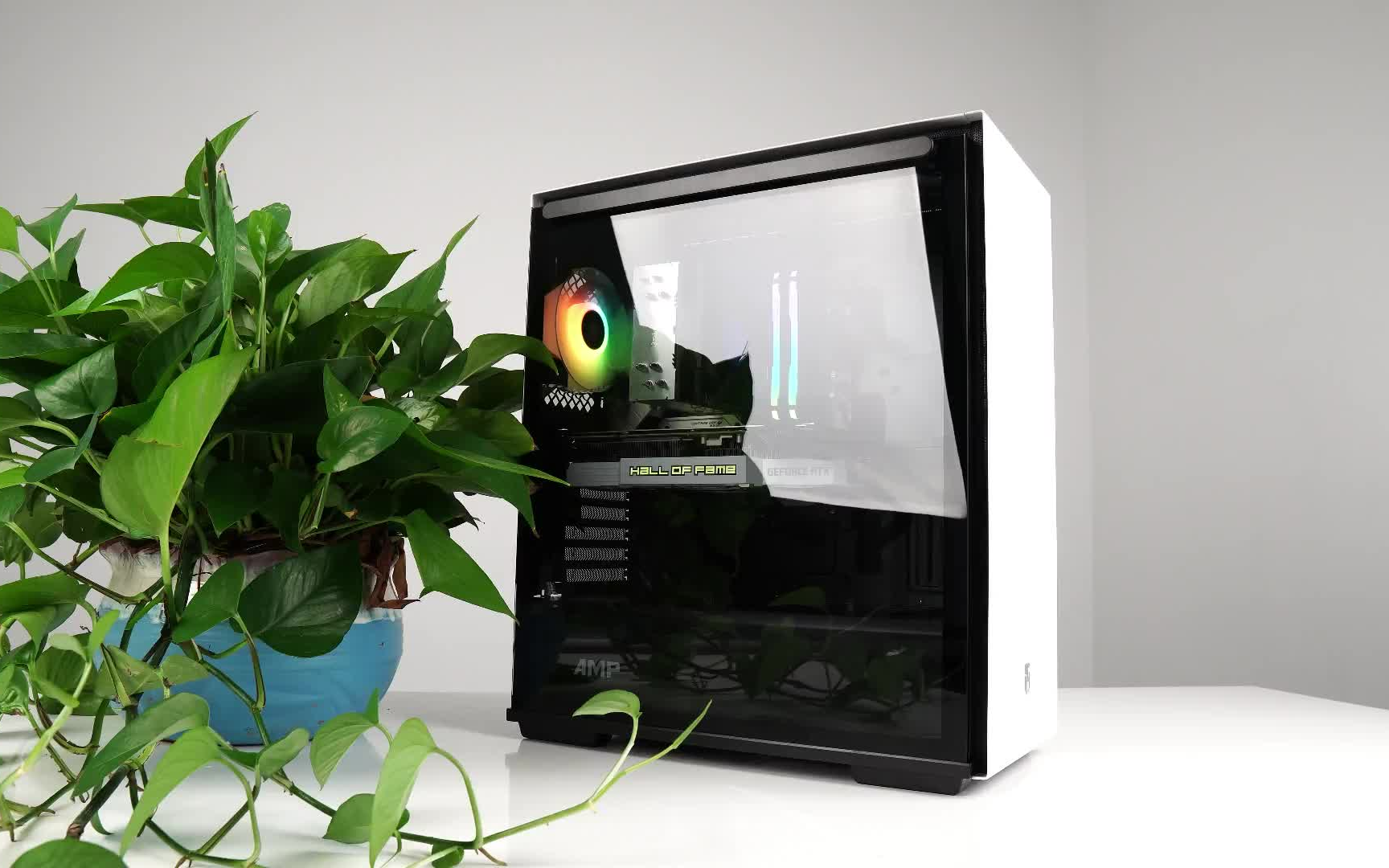 RTX2080SUPER名人堂打造的白色轻度光污染DIY电脑装机方案,蛮帅...