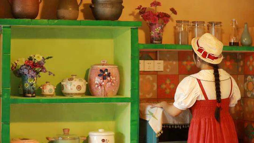 把农村老宅的破旧厨房改造成动漫里的小屋会是什么 样子?