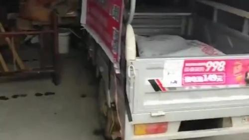 看我老爸在农村整的高级厕所。厨房里也整到这么好,70岁的老爹,你太...