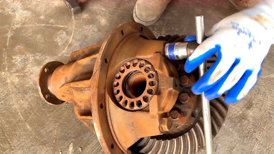 卡车后桥差速器的修复,有技术就是不一样,厉害了