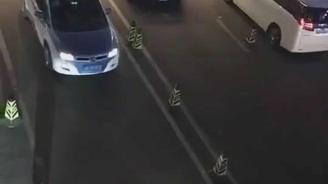 别买这车 自动大灯都没有!#柯尼赛格