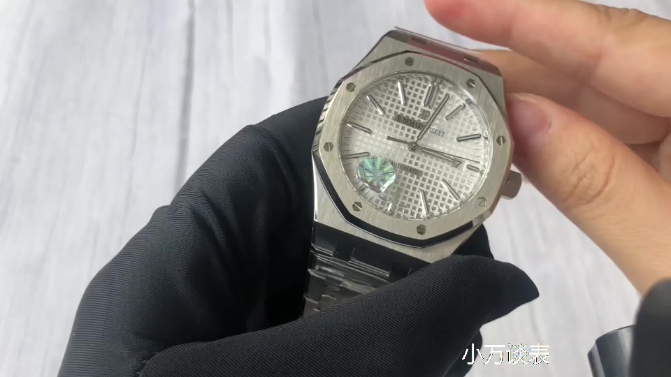 爱彼皇家橡树离岸型15400腕表