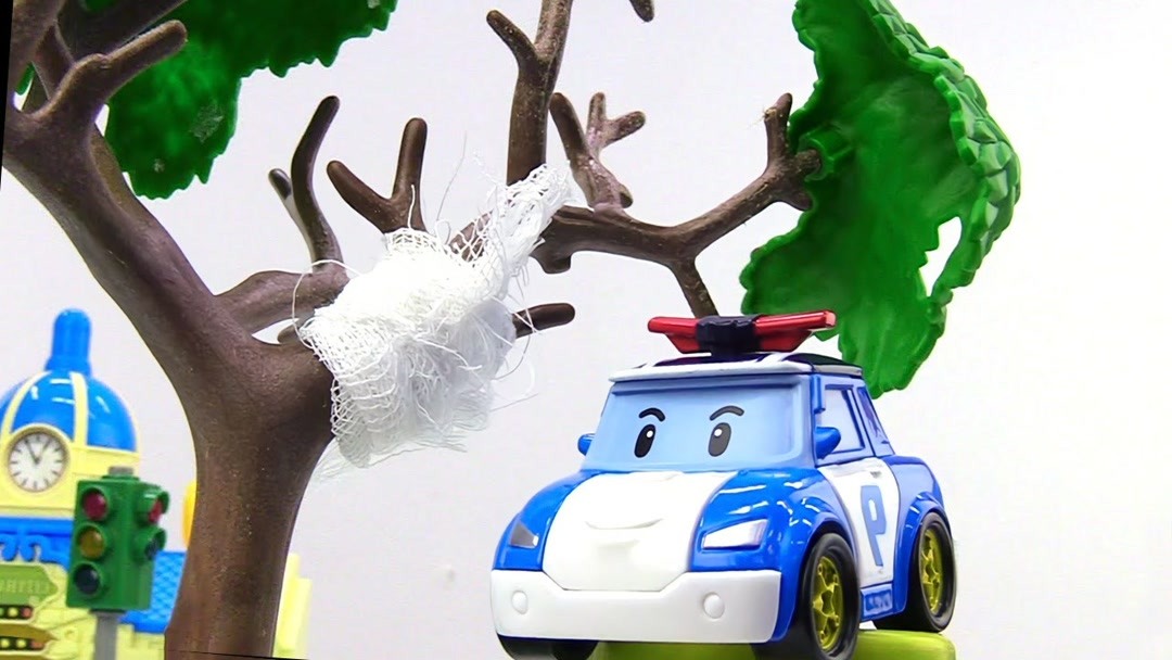 乐于助人的珀利警长,珀利喜欢帮助遇到困难的人?