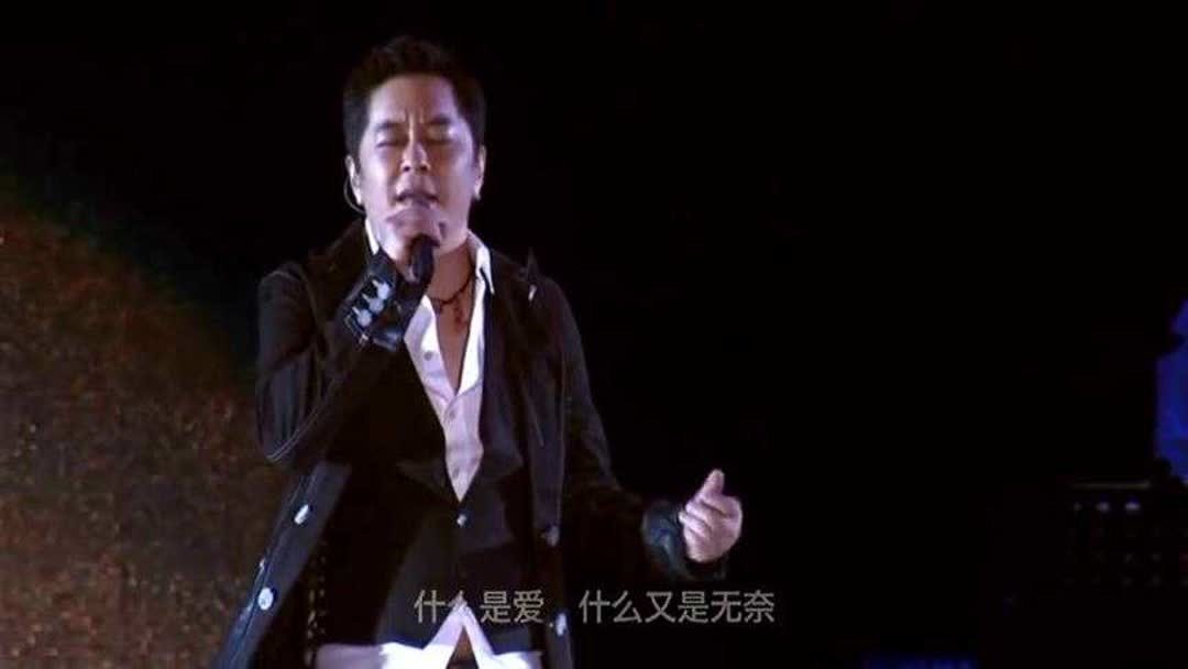 香港歌手王杰复出,演唱会现场再唱《心痛》实力不减当年