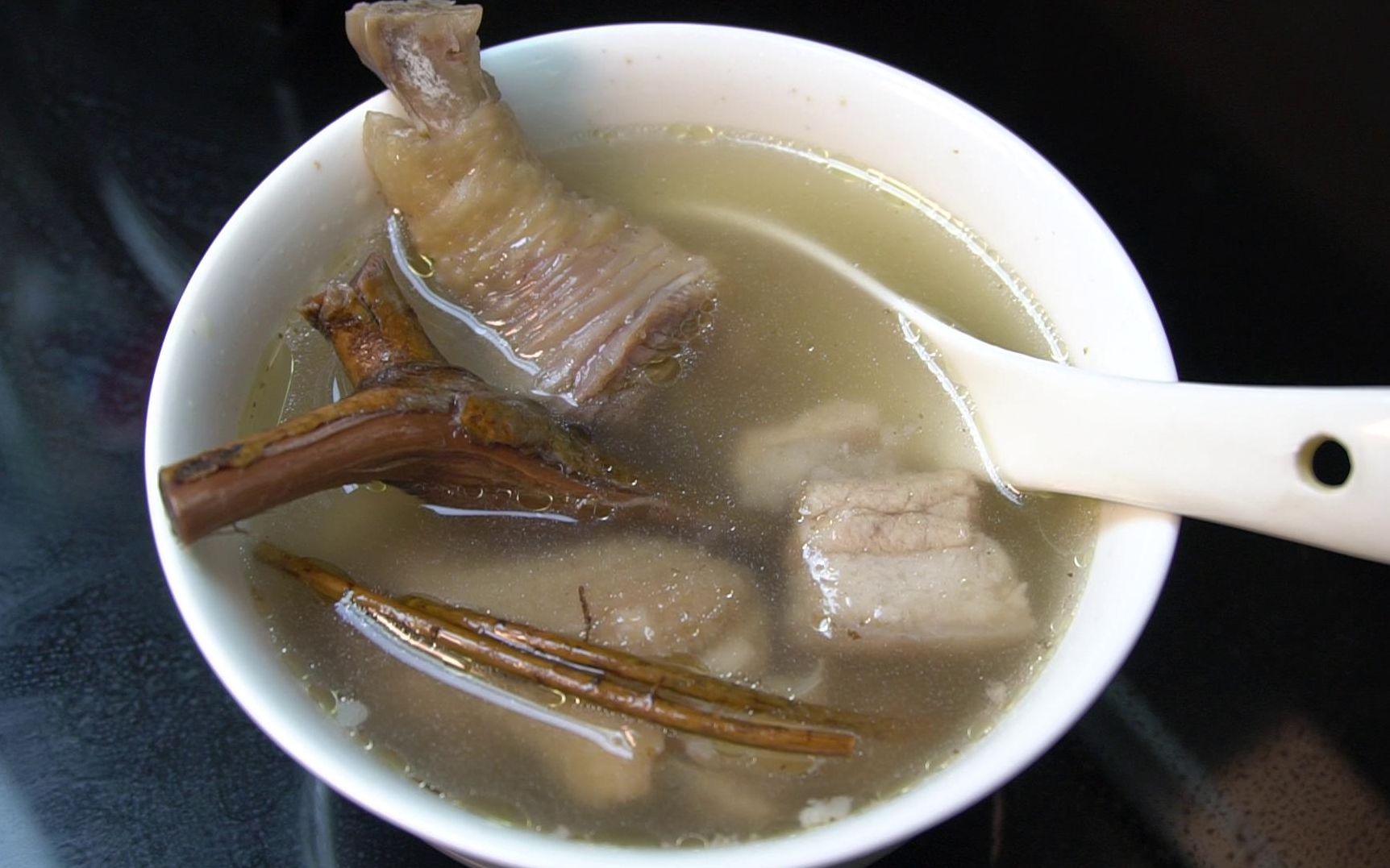 客家人入秋爱用它煲鸡汤,益气养身,奶香浓郁,比五指毛桃汤还香