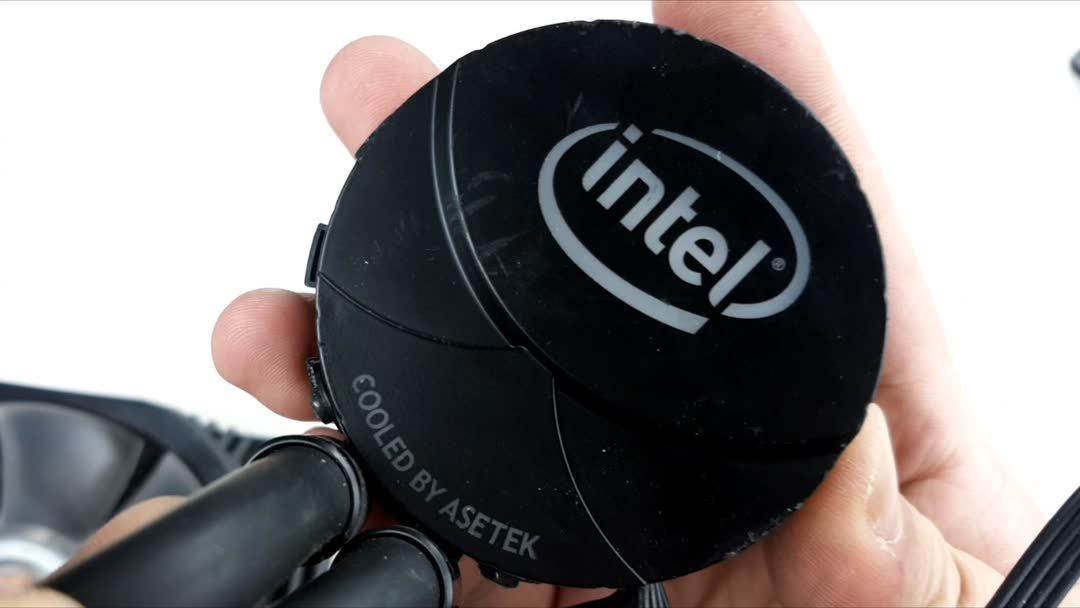 拆解intel原厂水冷套件,看看它能否令半导体制冷片滴水成冰