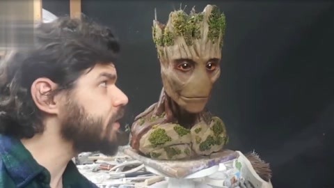 男子制作DIY英雄雕塑,这样的雕塑真牛,你觉得如何