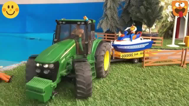 吊车向翻斗车装木头,叉车向挂车装积木,拖拉机运输快艇