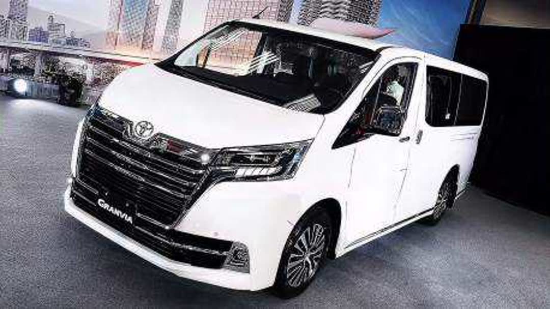 丰田最便宜MPV上市!6座9座可选,2.8T柴油扭矩450,力拼奥德赛!