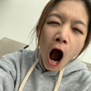 在看剧的安娜王 