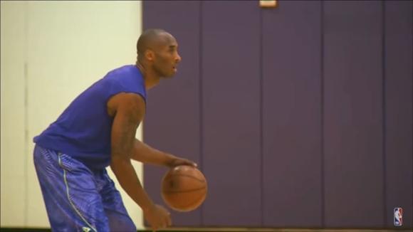 科比的一段投篮视频,这姿势看着真舒服