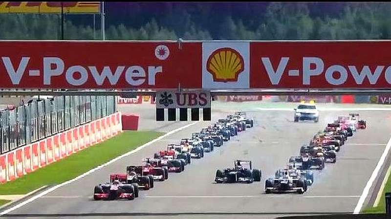 F1赛车历史上十大惨烈开局,新加坡站上演首圈连环撞车!