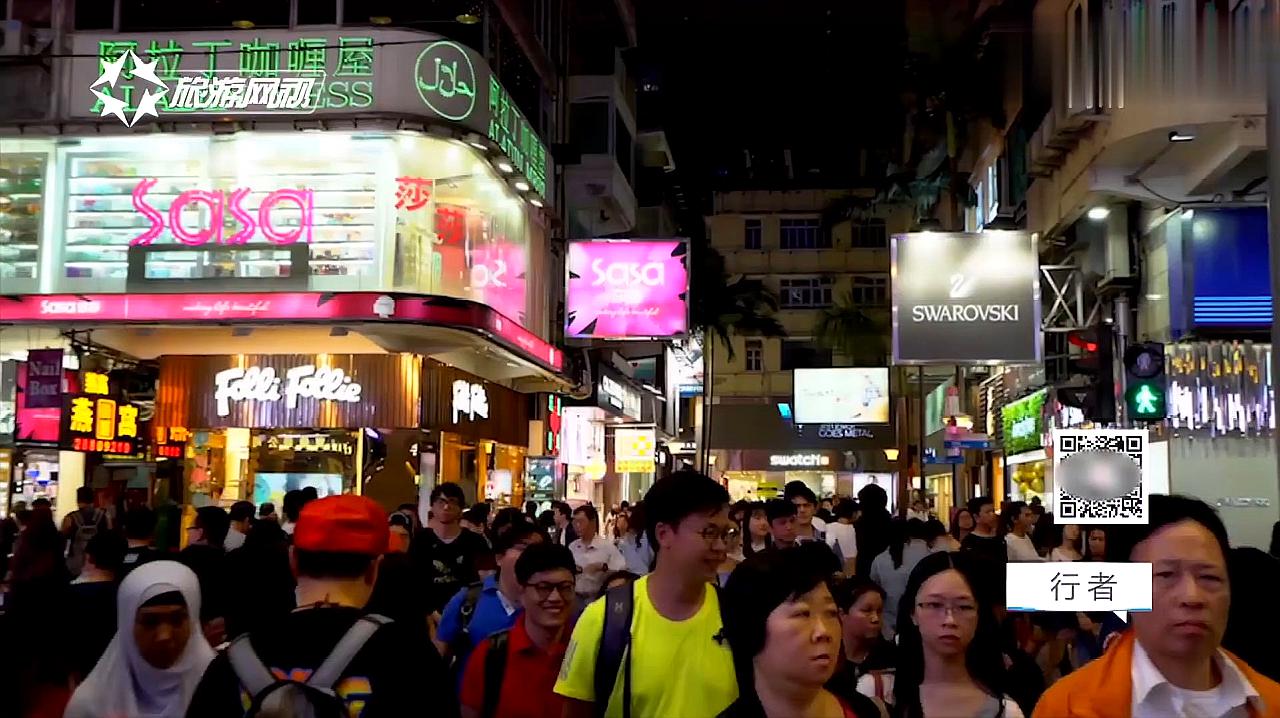 在港片《黑社会》取景地,拉来一个香港警察,模仿经典动作