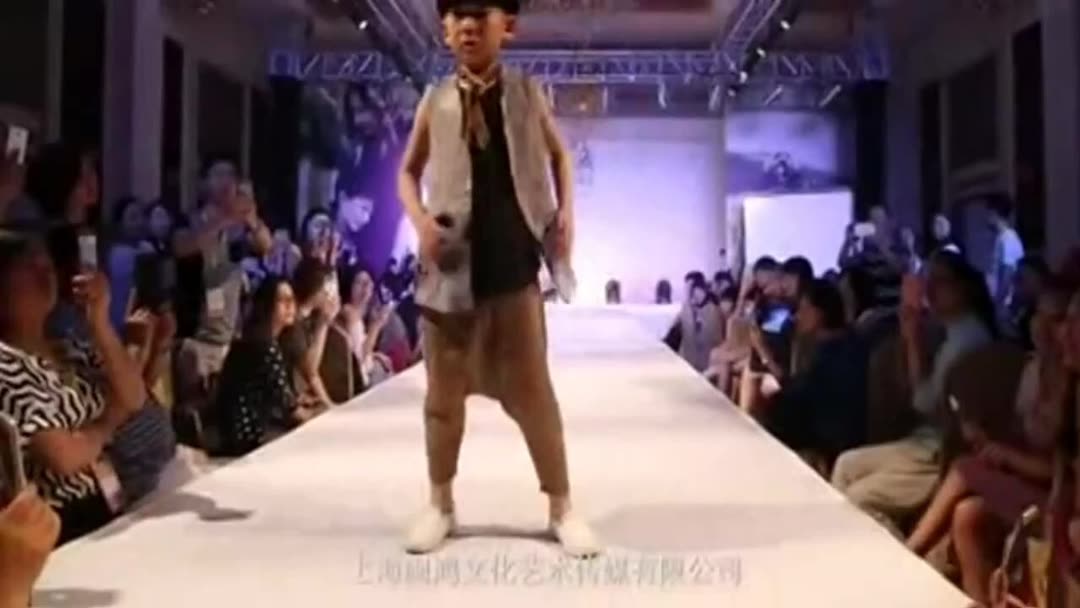 儿童模特走秀视频教学