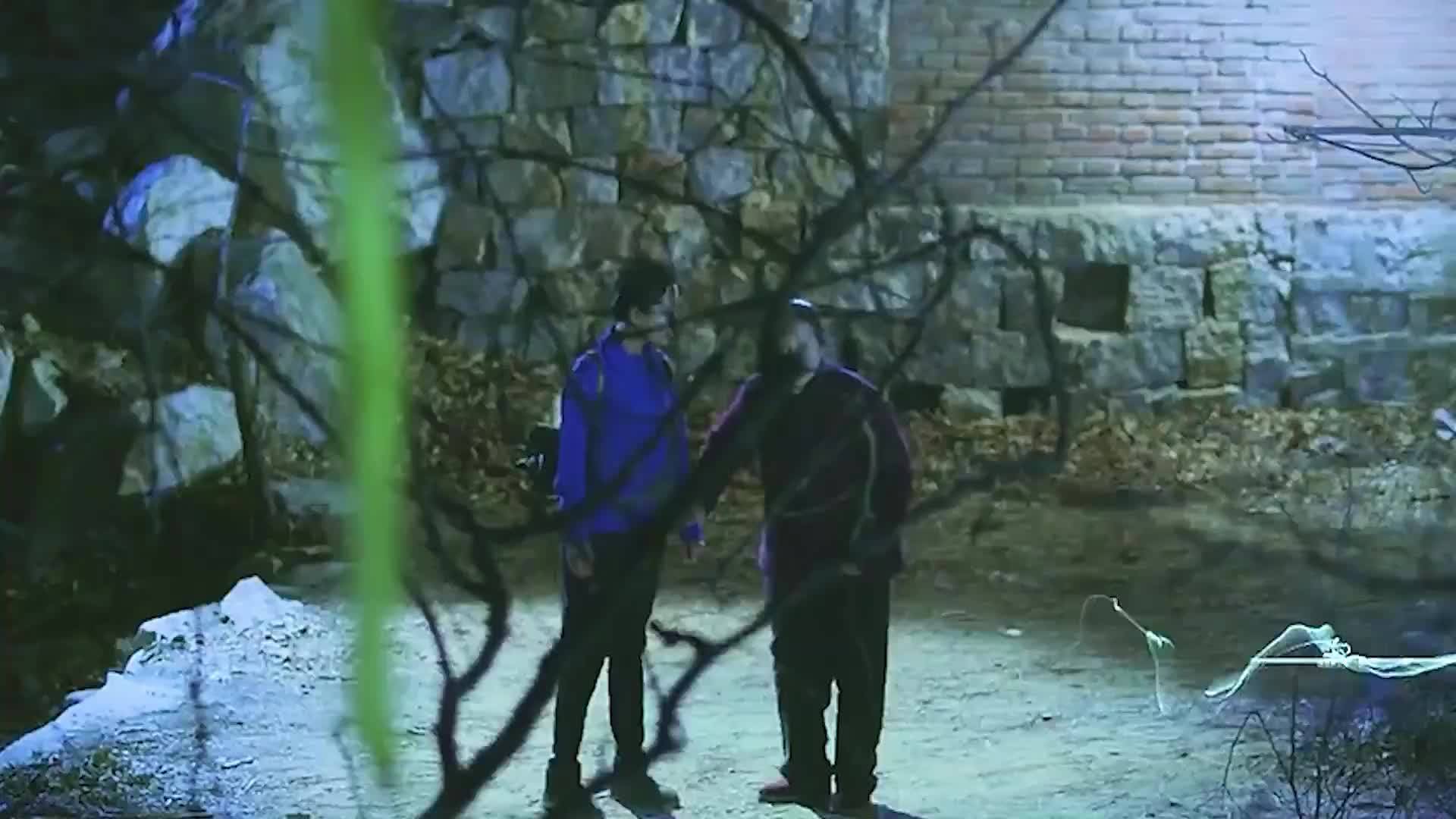 半夜有人叫你千万别回头