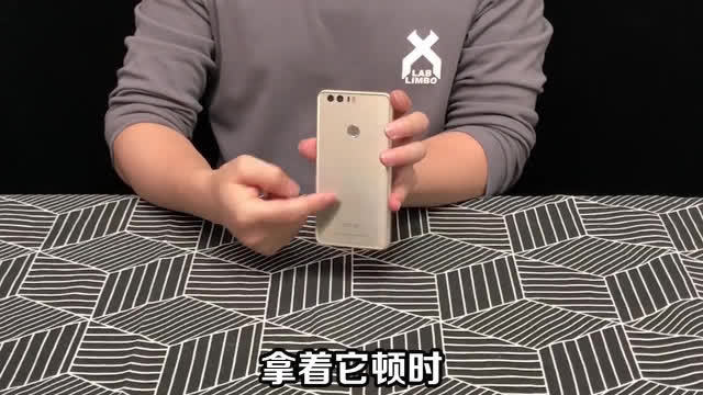 750元的荣耀首款"双面玻璃"手机开箱