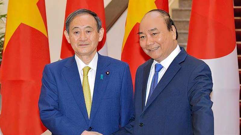 王毅警告之音刚落,日本重量级人物就出访,一番讲话不怀好意