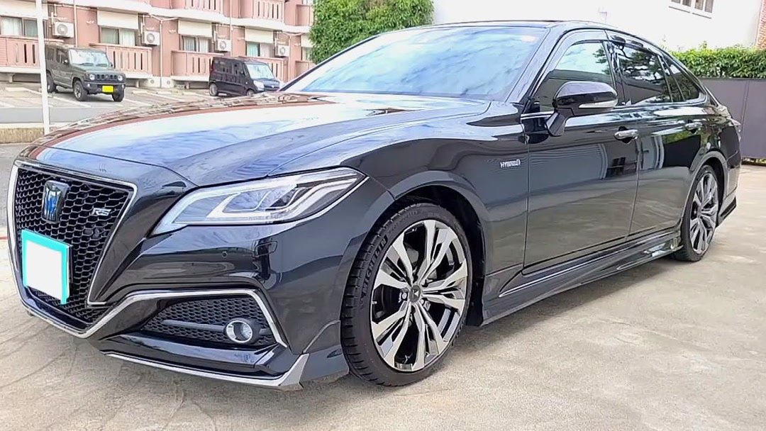 2020款丰田皇冠混动版登场,全方位了解实车,给个不喜欢的理由!