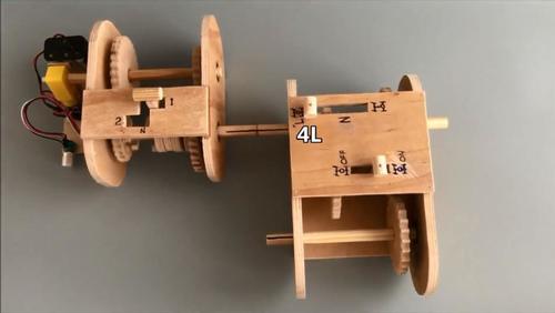 牛人打造的齿轮变速箱,换挡原理直观展示,长见识了