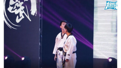 毕业总是充满了不舍,东华大学的这些毕业生表演这支舞蹈让人难忘