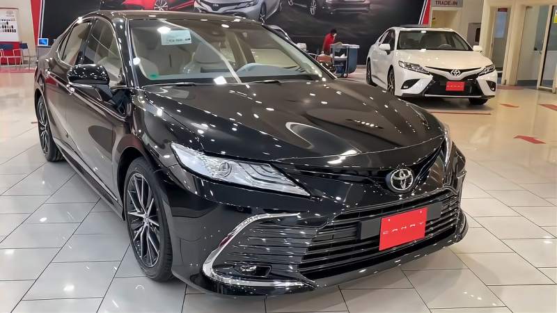 2021款丰田凯美瑞高配版和低配版到货实拍,对比一下选哪款自己定