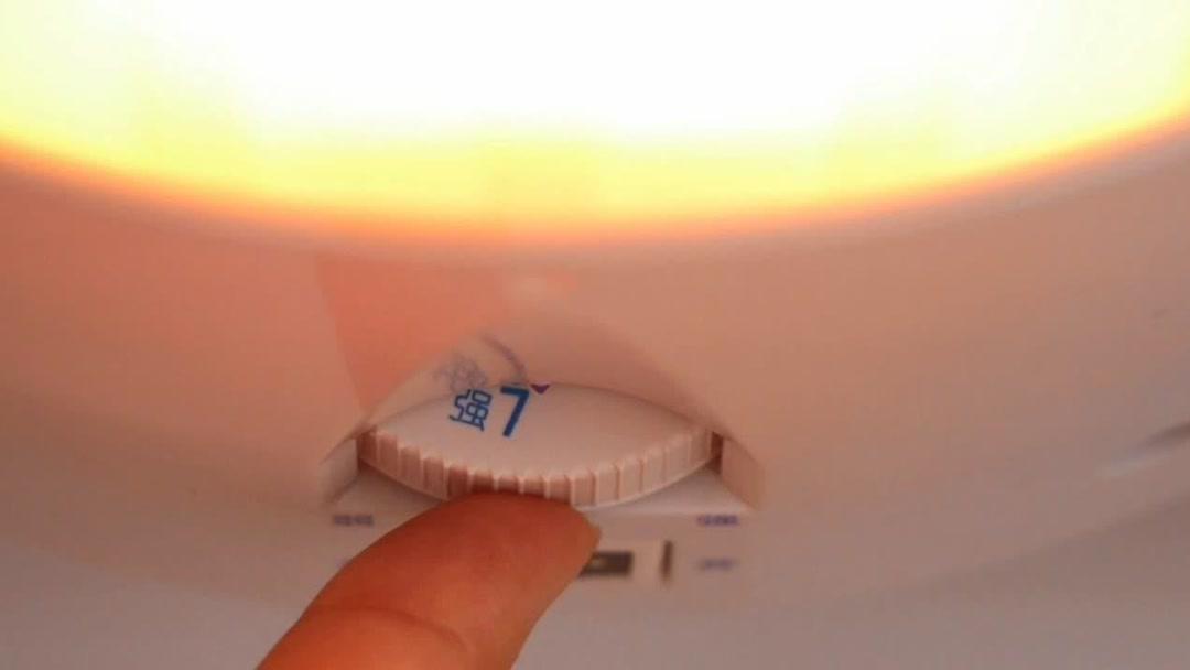 家里有冰箱的,记得动动这个按钮,不然一年多交好几百电费,学学