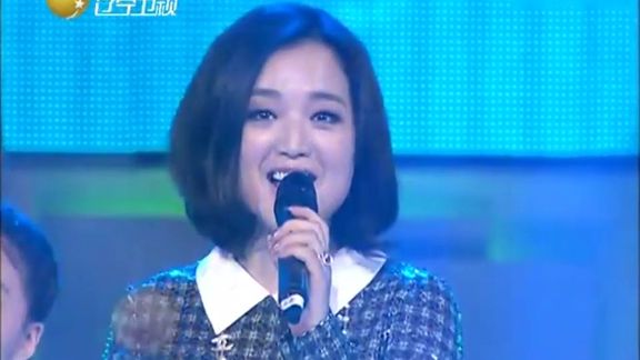 白雪与小童星们合唱《让我们荡起双桨》,画面很甜蜜
