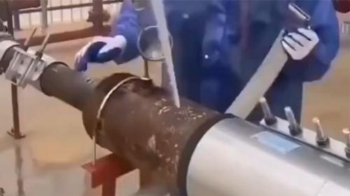 这么粗的水管漏水,不用电焊,不用接头,怎么带压堵漏?