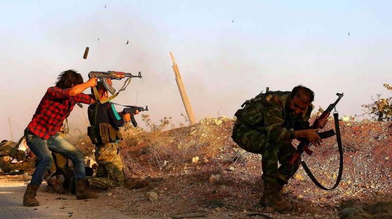 伊朗友军发动猛烈攻势,美盟友损失惨重,上百士兵被消灭